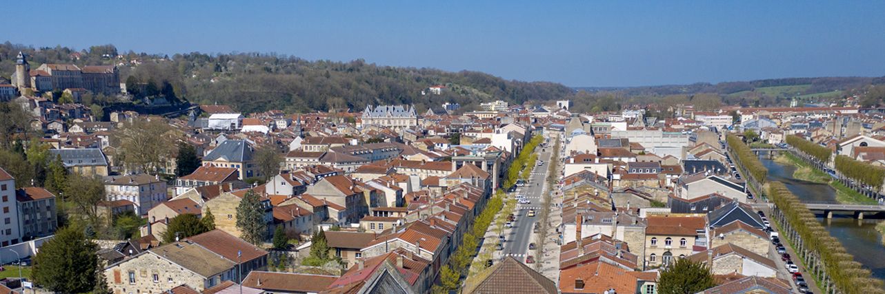 Préfecture de la Meuse, Bar-le-Duc se situe au sud du département et ...